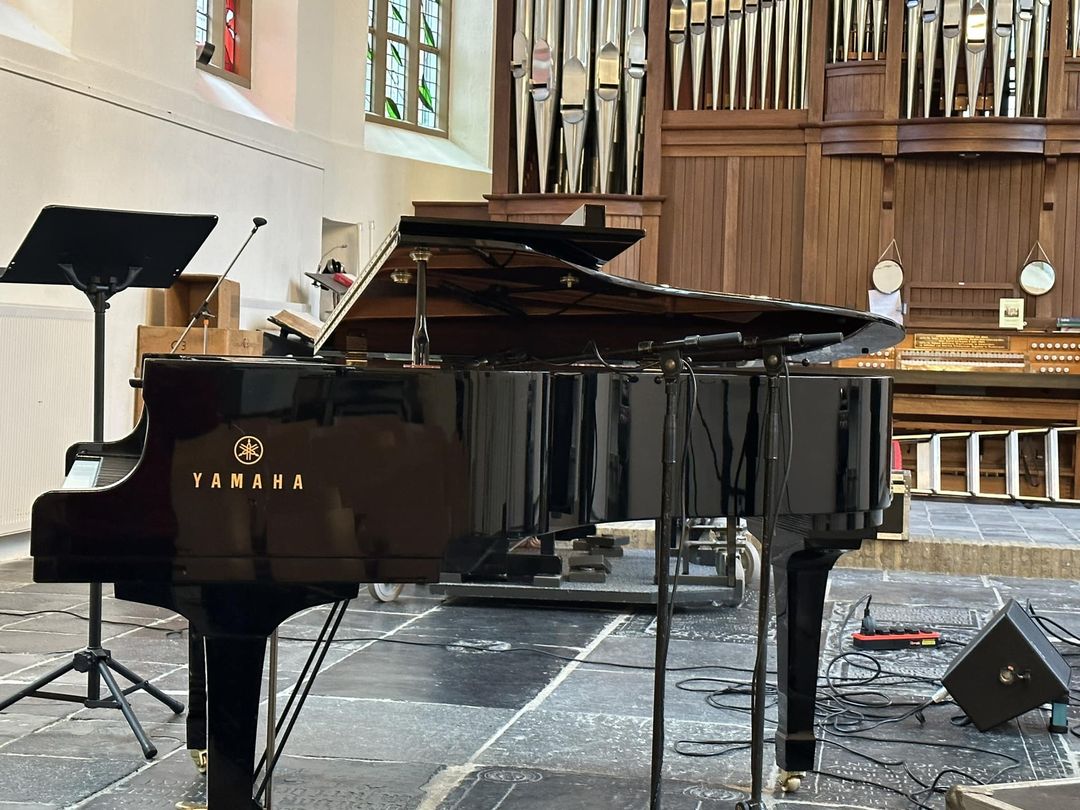 Visual FM -> Serious Internet Radio